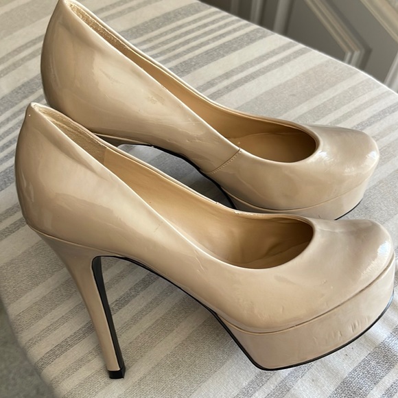 Guess | Shoes | Guess Platform Stiletto Heels Sz 6 Taupe Patent Good ...